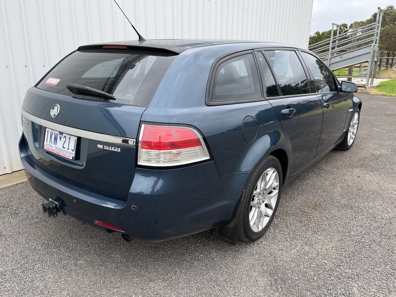 HOLDEN VE COMMODORE INTERNATIONAL SPORTSWAGON - 2010 | Cudgee Cars Pty Ltd
