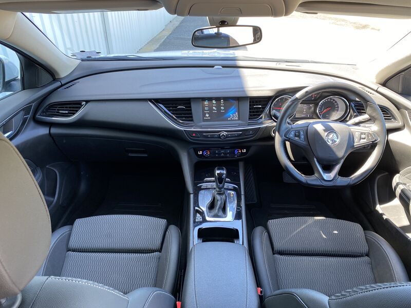 HOLDEN ZB COMMODORE RS - 2018 | Cudgee Cars Pty Ltd